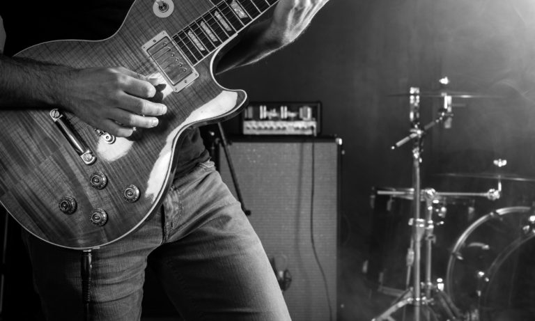 Guide To Guitar Amps? Pick A Combo, Half-Stack Or Full-Stack